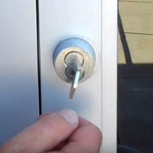 4 Benefits of a Rekeyable Interchangeable Core System